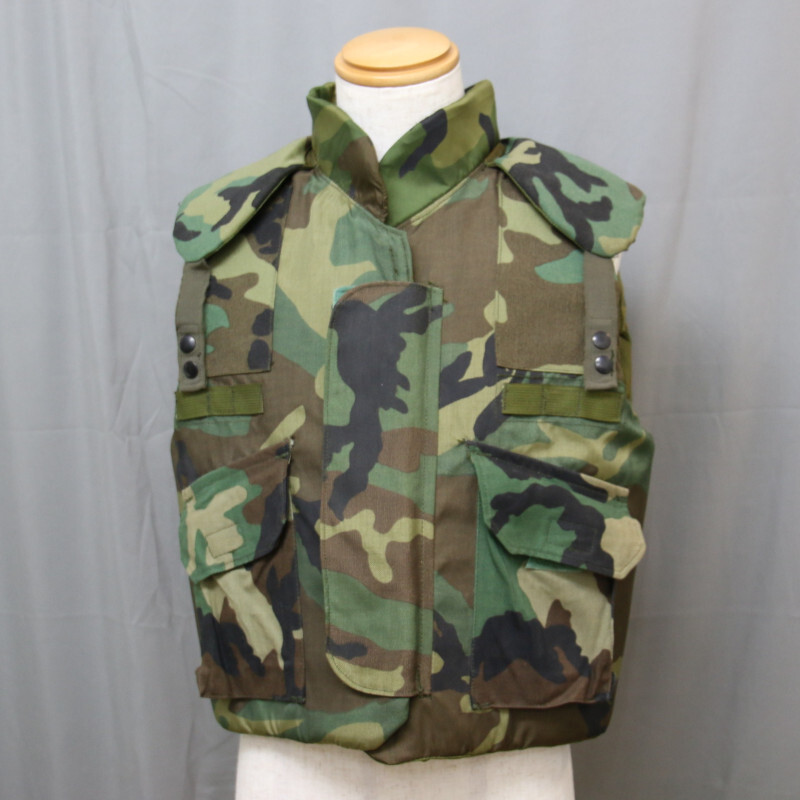 【軍放出品】PASGT M-1 ウッドランド ボディーアーマーベスト BODY ARMOR, FRAGMENTATION PROTECTIVE ...