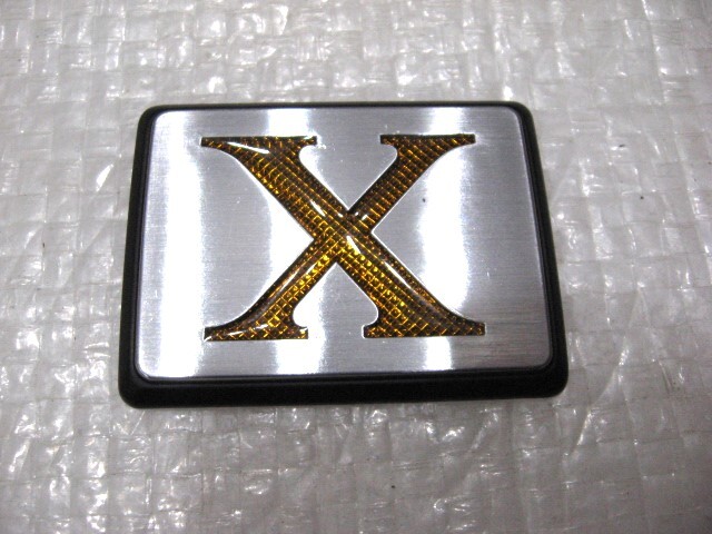 ★希少 Xマーク スカイラインR30 DR30 SKYLINE 鉄仮面 ターボ ダットサン 84897-04S70 NISSAN 日産 リア ...