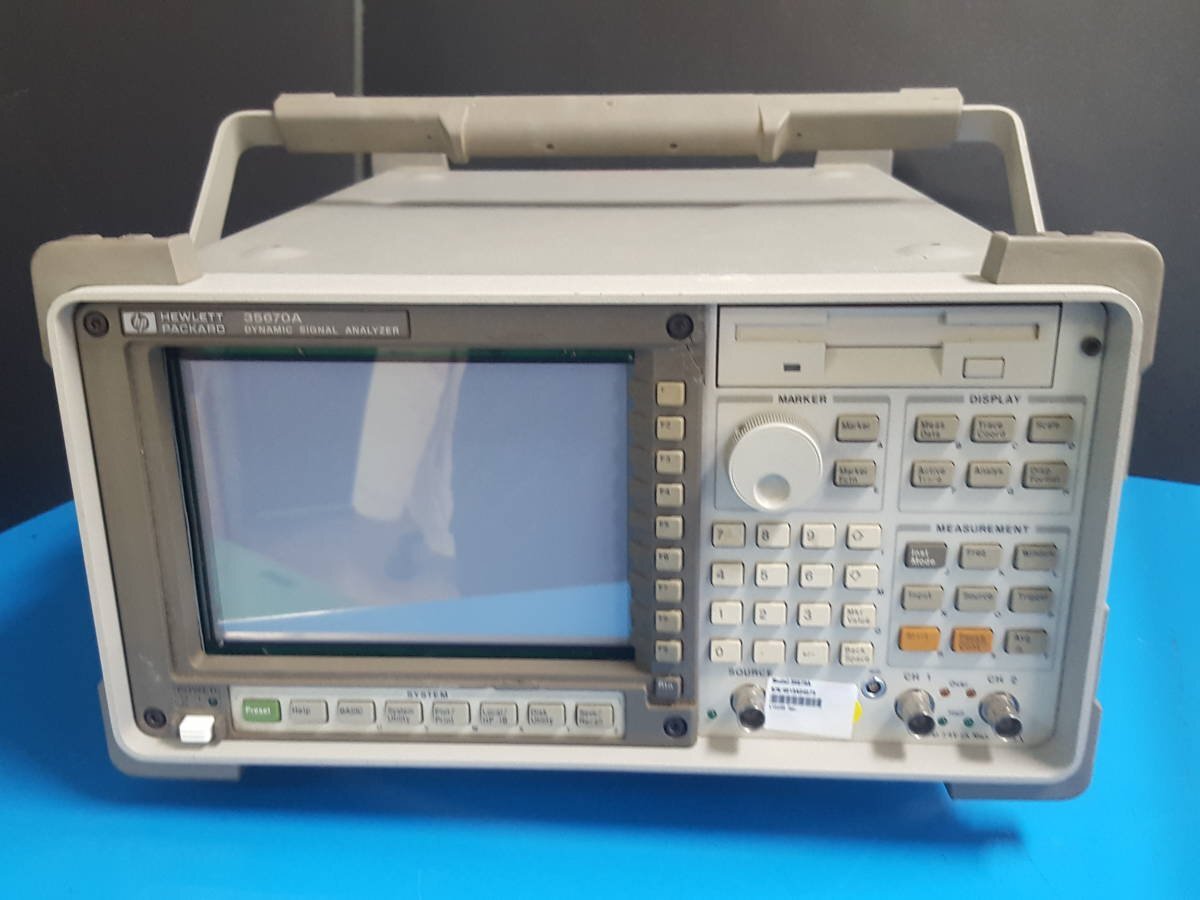 [NBC]「現状販売・不具合品」HP 35670A FFTアナライザ Dynamic Signal Analyzer (中古 4573 ...