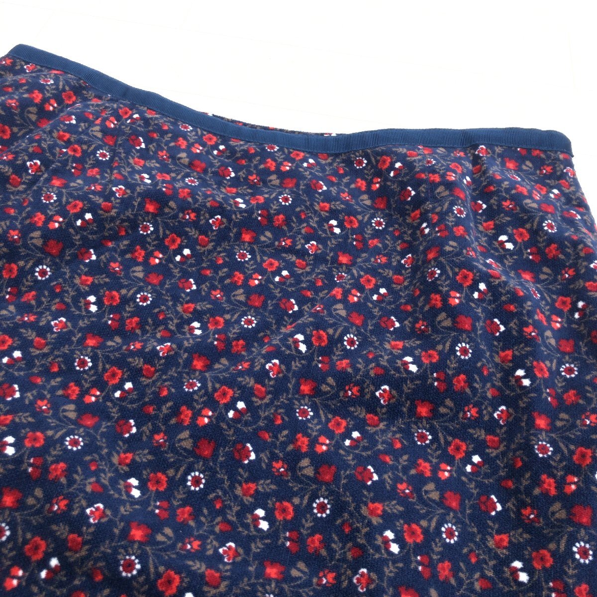 美品 LAURA ASHLEY ローラアシュレイ 花柄 ベロア スカート 13(XL) w76 ネイビー系 総柄 フレアスカート ミディ丈 LL 2L ゆったり 大きい /【Buyee ...