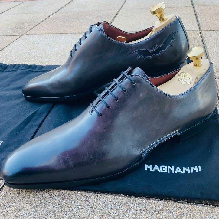 ★未使用品★ マグナーニ MAGNANNI 44 約28cm ホールカット 革靴 ビジネスシューズ コウモリ ムラ染め オパンケ製法 本革 ...