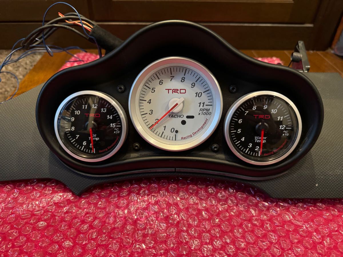 トヨタ ヴィッツ NCP91 TRD メーターパネル TRDタコメーター Defi 水温計 油温計 コントロールユニット付き 3連メーター ...